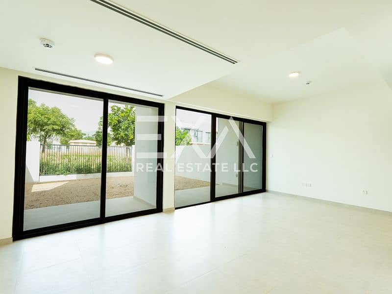 Near Golden Beach I Single Row I Vacant I Maids Room | Bayut.com