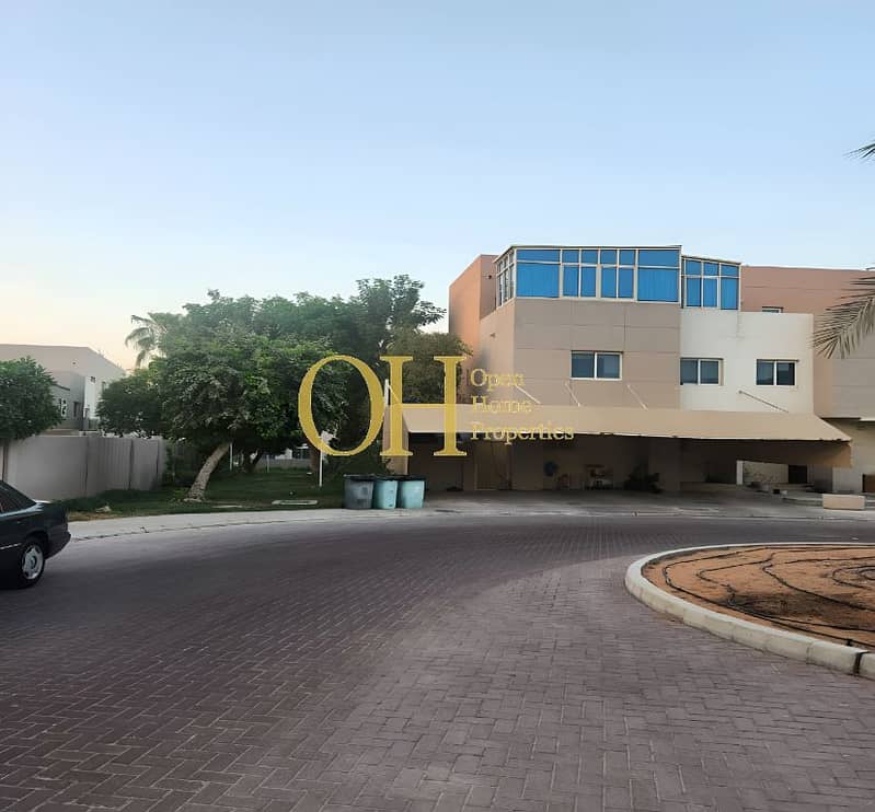 Configured Villa with Extra Room | Well Maintained | Bayut.com