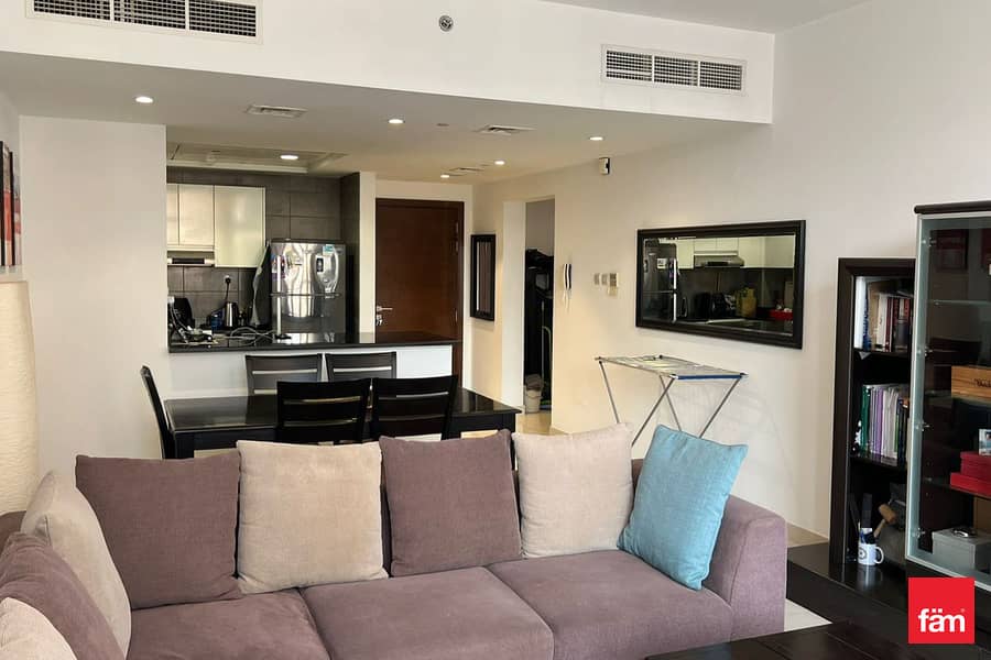 Large 1br| Vacant On Transfer | Quiet Building | Bayut.com