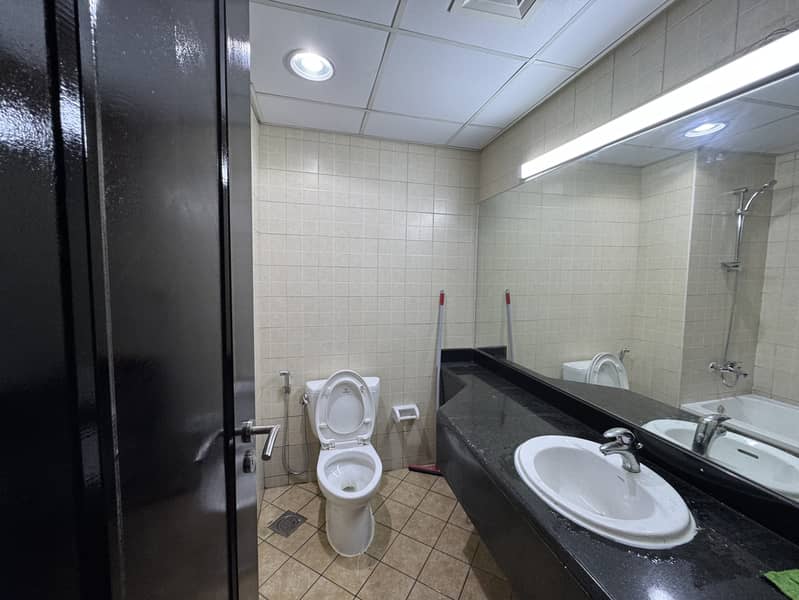 Chiller Free ^STUDIO^AED 48k 4 CHQs-GROUND FLOOR-DG | Bayut.com