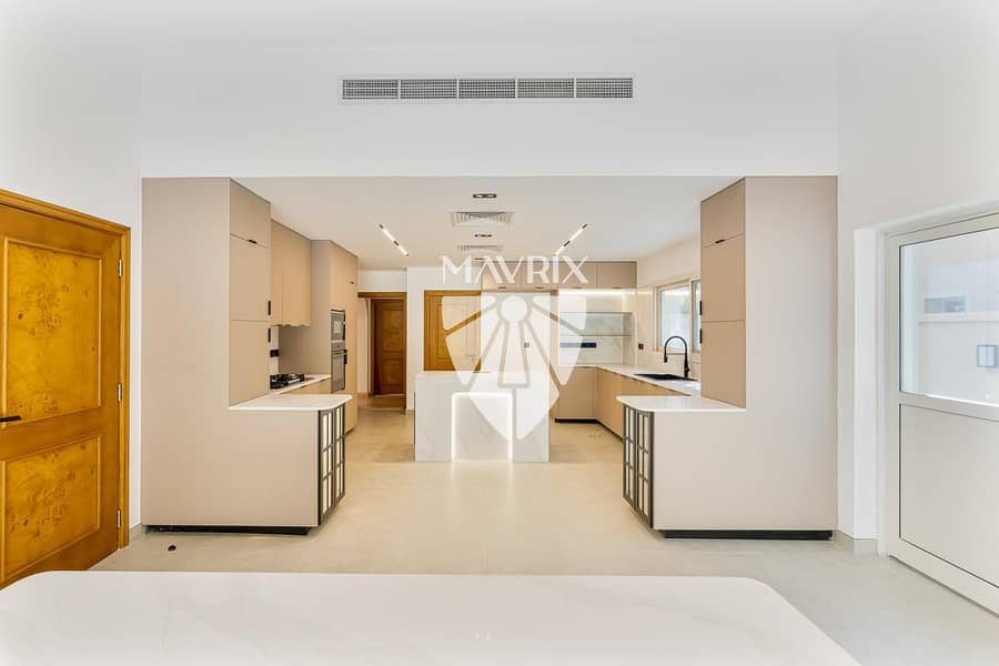 Spacious 5 BR | Upgraded | Prime Location | Bayut.com