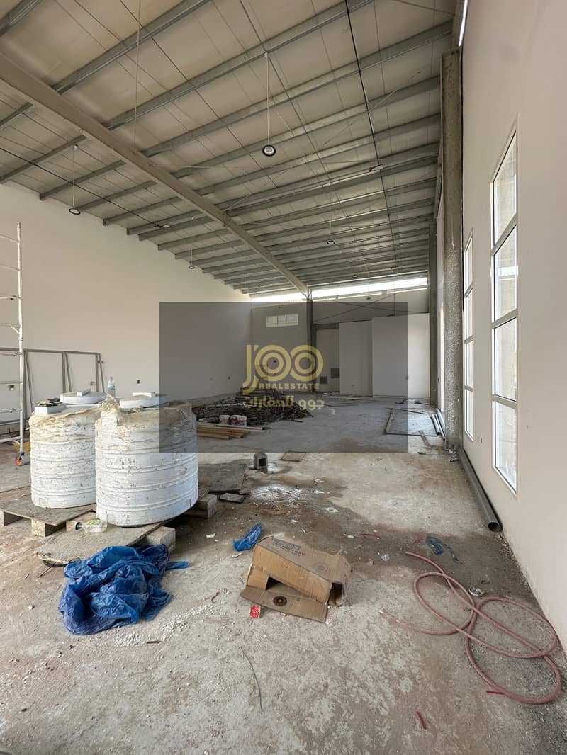 A distinguished complex in the Umm Al Thu'ub Industrial Area ...