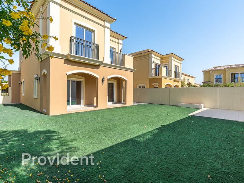 Exclusive | Huge Plot | Well-Maintained | Bayut.com