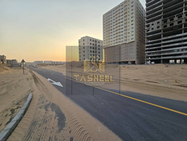 6 commercial plots of land in Al-Amrah, opposite Khazna Data Center for ...