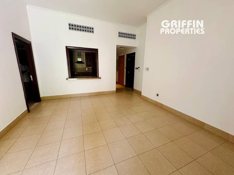 Spacious Unit | Private Garden | Fitted Kitchen | Bayut.com