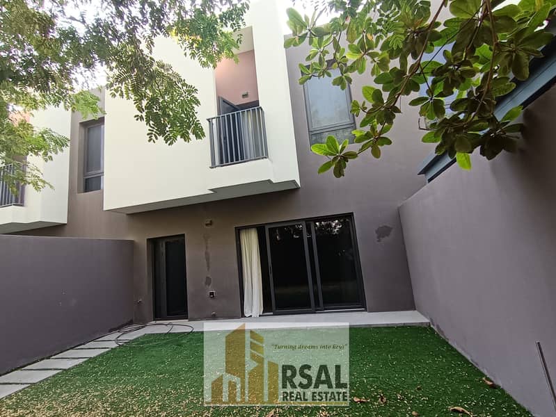 3bhk townhouse available for selling to investment get back 8% ROI ...