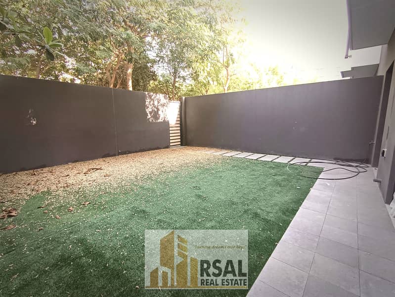 3bhk townhouse available for selling to investment get back 8% ROI ...