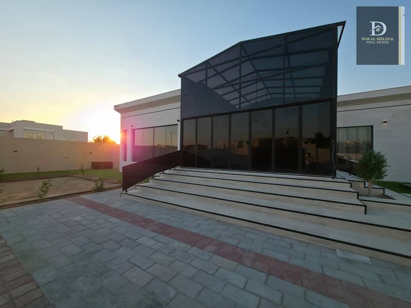 For Sale in Sharjah Al Nouf Area Residential Villa, 30,000 sq ft, on ...