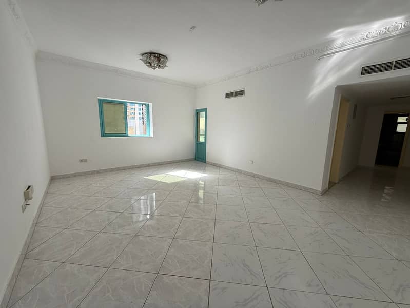 Free air conditioning Free maintenance service Two-bedroom apartment ...