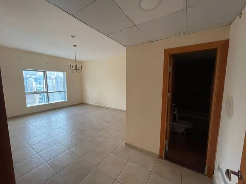 Spacious 1BR with living room, open view, owner-paid AC, free gym ...