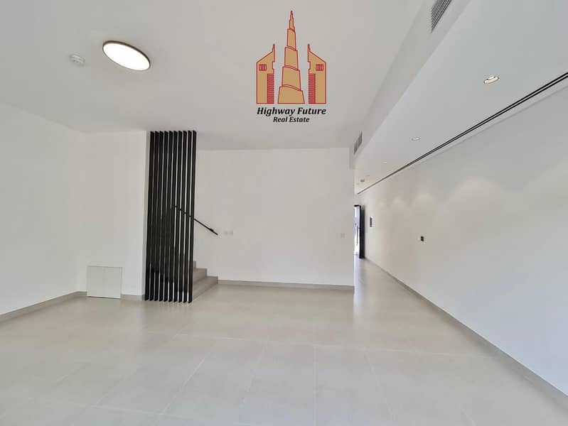 Luxurious 3 bhk / maid room / big back yard / amazing balcony | Bayut.com