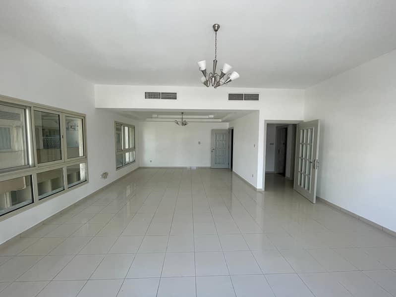 Free air conditioning Free maintenance service Two-bedroom apartment ...