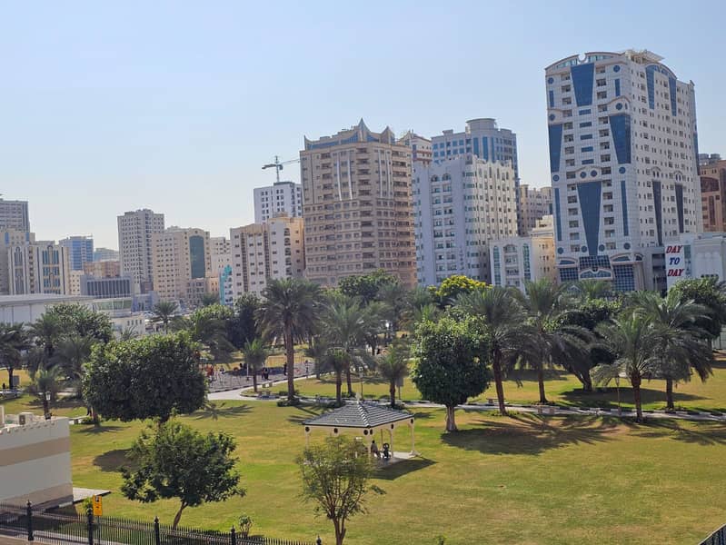 One month free Free maintenance service Two-bedroom apartment with ...