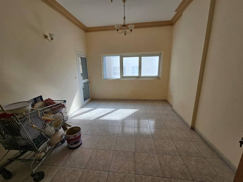 One month free Free maintenance service Two-bedroom apartment with ...