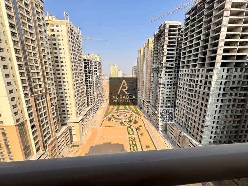 First occupancy, one-bedroom apartment with gym, pool, and parking in ...