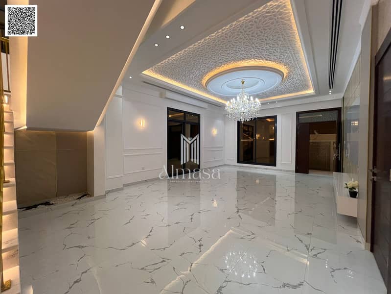 For sale: Villa with a classic design and very high-end, personalized ...