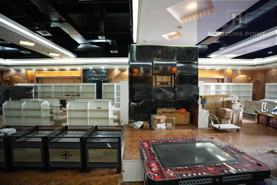 Ready Shop for Cafe/Resturant | Fully Fitted Large Size | 2 Sides ...