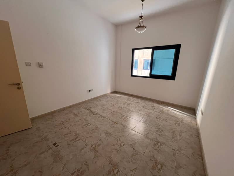 Free air conditioning Free maintenance service Two-bedroom apartment ...