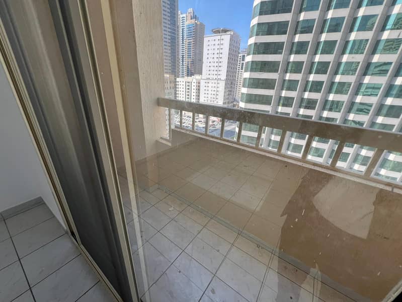 Free air conditioning Free maintenance service Two-bedroom apartment ...
