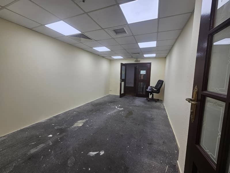 INDEPENDENT OFFICE | SPACIOUS LAYOUT | NEAR METRO | Bayut.com