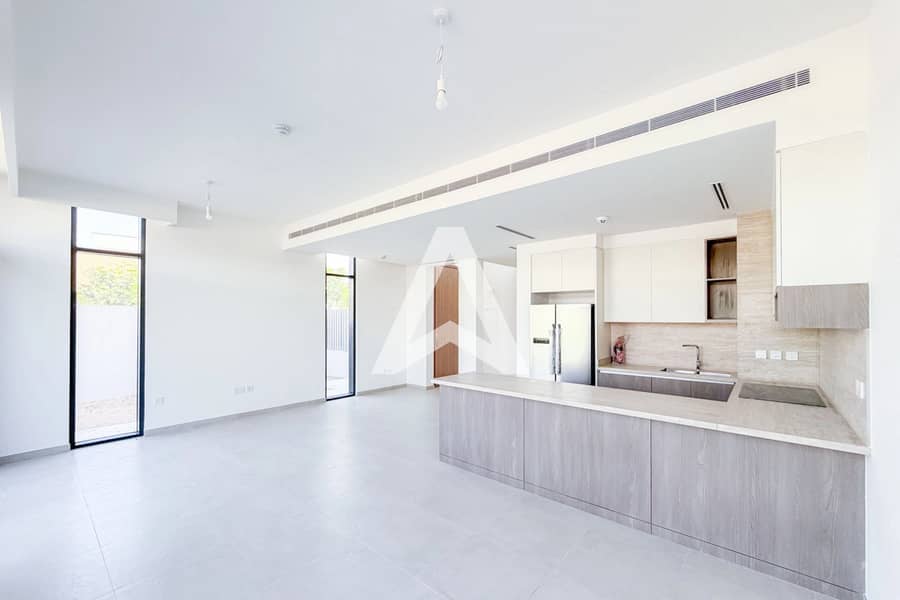 BRAND NEW | SINGLE ROW | MAID | ALL APPLIANCES | Bayut.com