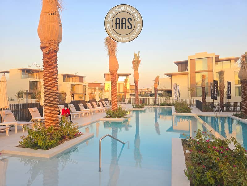 Corner Unit•Brand New•Single Row 3+Maid's Room•Near To Club House ...