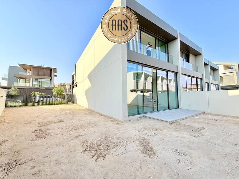 Corner Unit•Brand New•Single Row 3+Maid's Room•Near To Club House ...