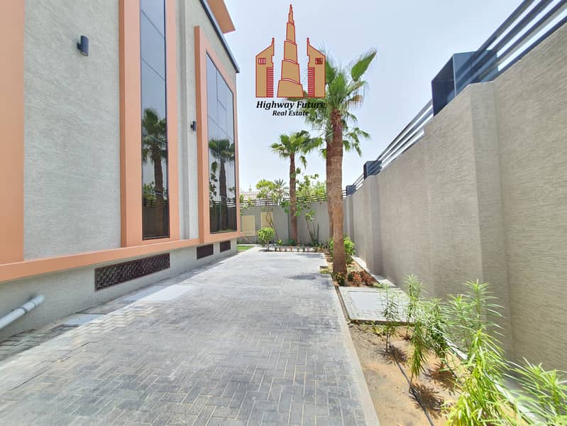 6 bedroom very big size Like new villa All Master room 2 hall Majlis ...