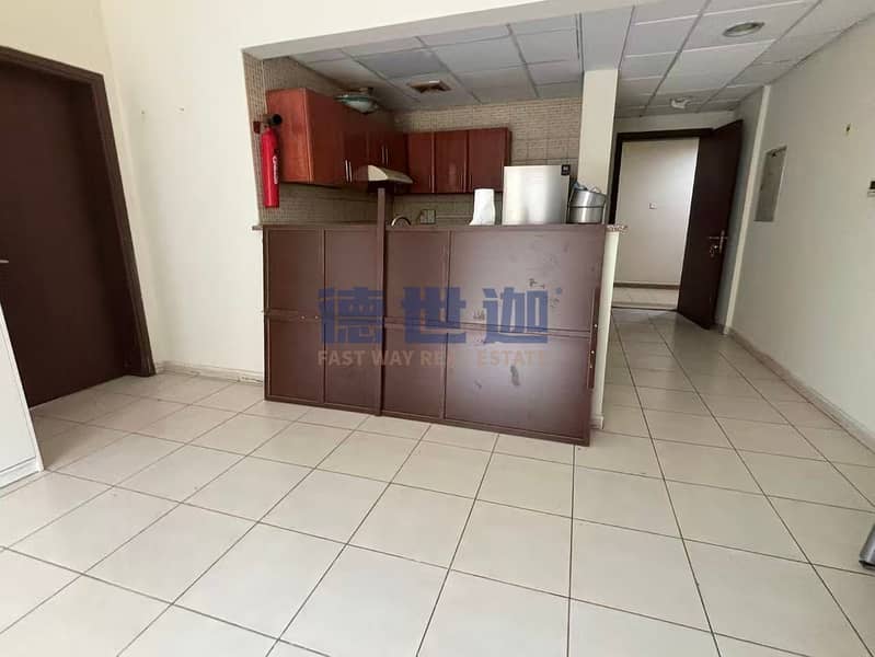 Vacant | Large 1 Bedroom | With Balcony | Bayut.com