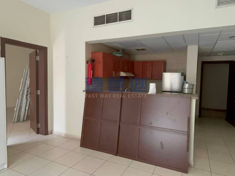 Vacant | Large 1 Bedroom | With Balcony | Bayut.com