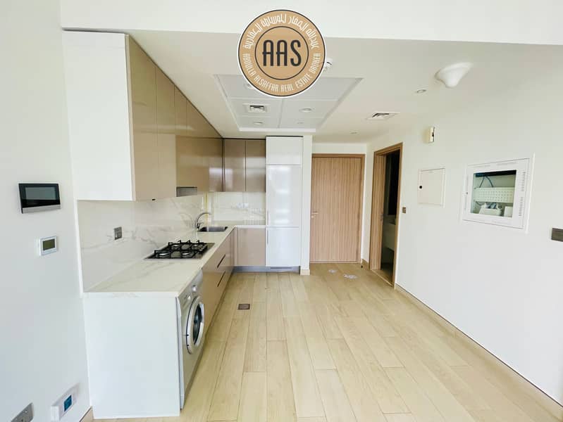 Chiller Free | Spacious layout | 2 baths | | Bayut.com