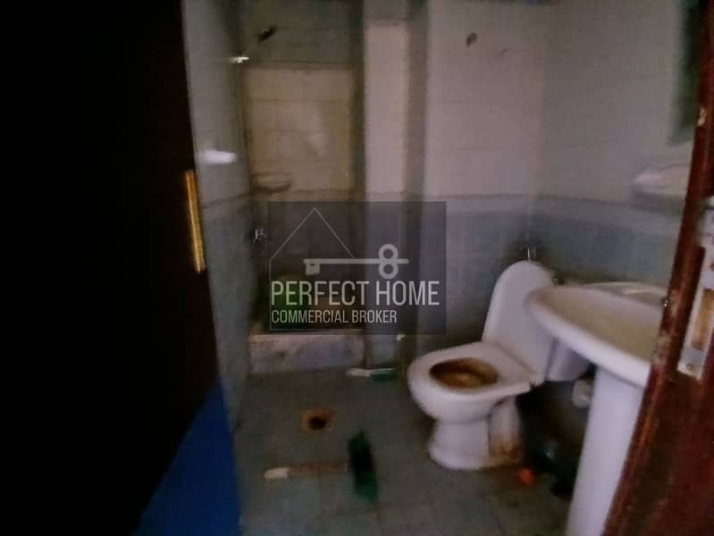 Spacious 1bhk central ac central gas close hall family building with ...