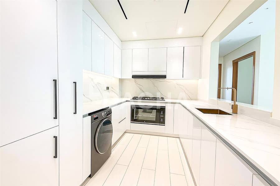 Vacant on Transfer| Spacious Layout | Corner Unit | Bayut.com