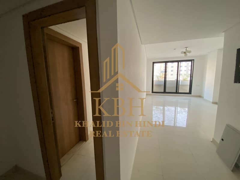 Luxury 1BR Apartment – Master Bedroom + Living Room with Spacious ...