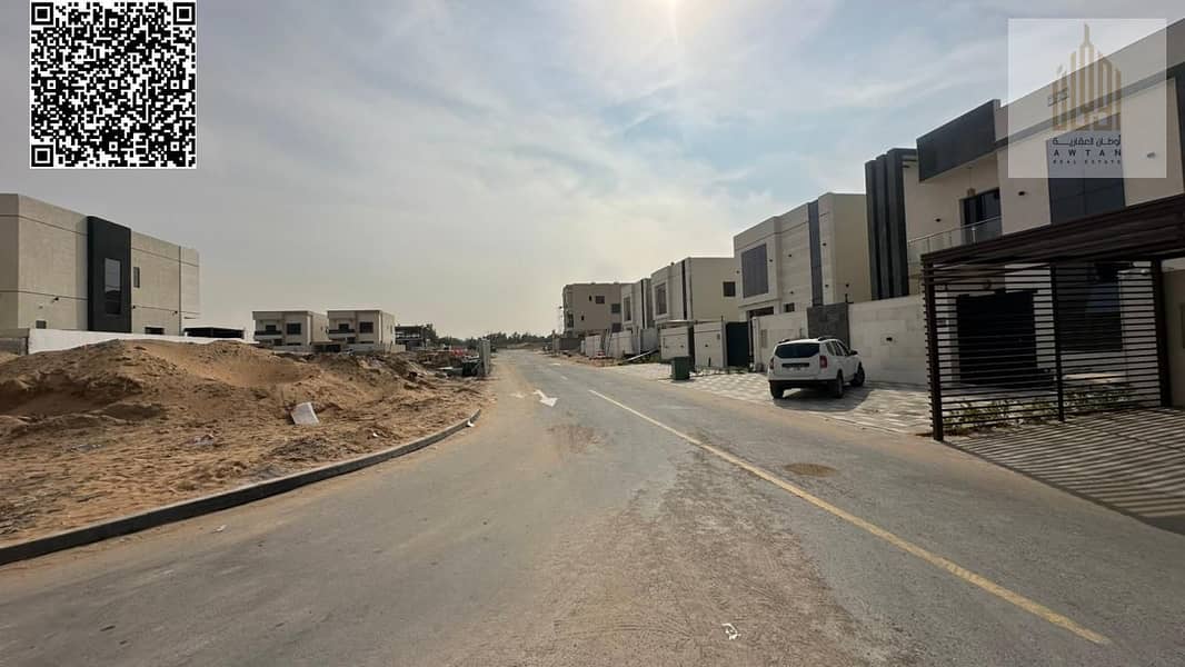 Residential investment land, corner plot, 3530 sq ft | Two streets ...