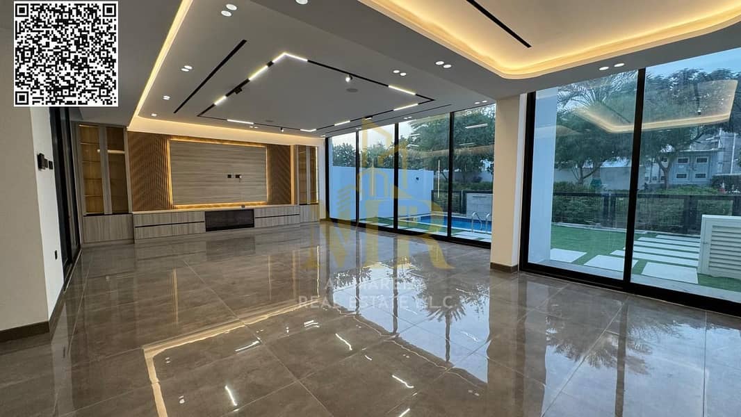 Overlooking the golf course and lake, private pool, spacious and ...