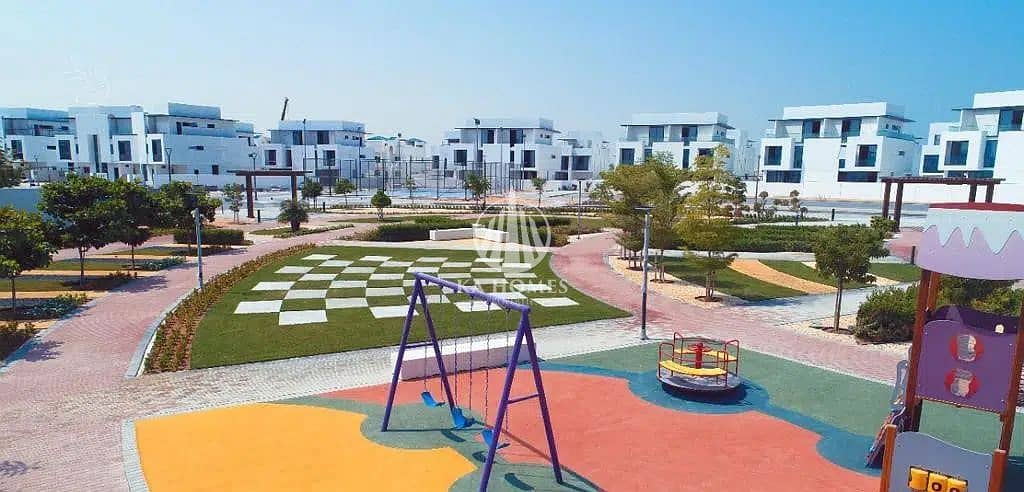 Villa 5 BR Fully Furnished | Sharjah Waterfront | Free Registration ...