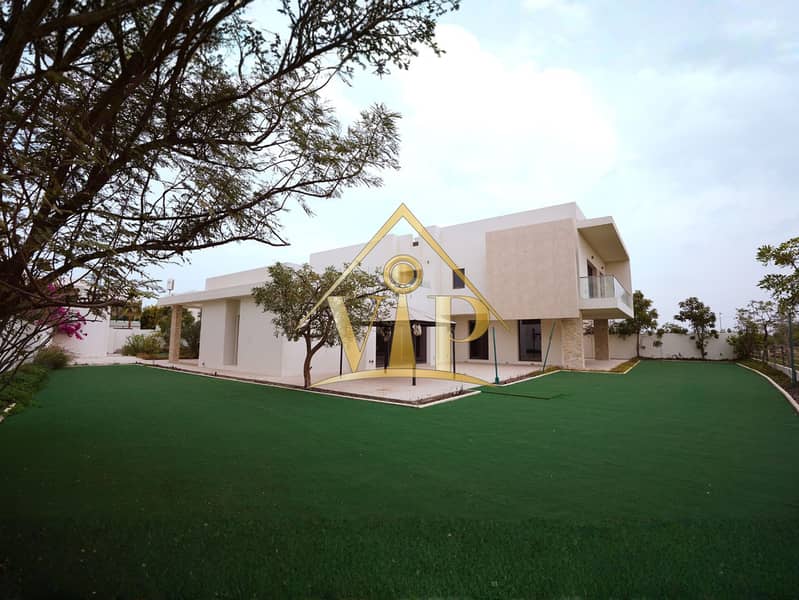 Vacant | Single Row - Golf Front Luxurious Well-Maintained Villa ...