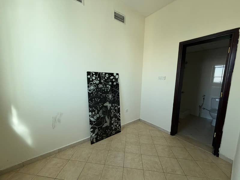 First occupancy with maid's room, air conditioning, gym, swimming pool ...