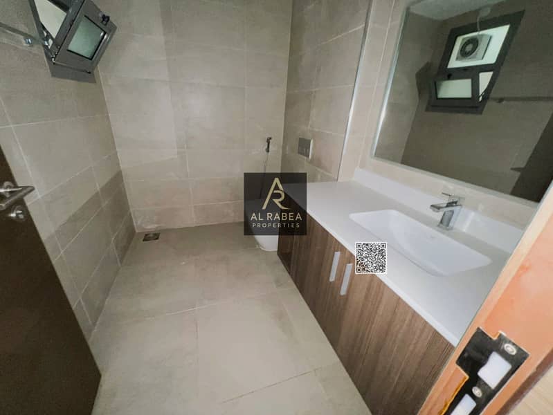 Balcony with open view, built-in wardrobes, gym, swimming pool, parking ...