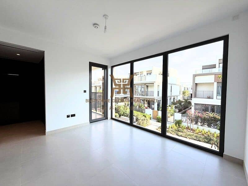 Brand New | Live Sky-Suite | Open Kitchen | Bayut.com