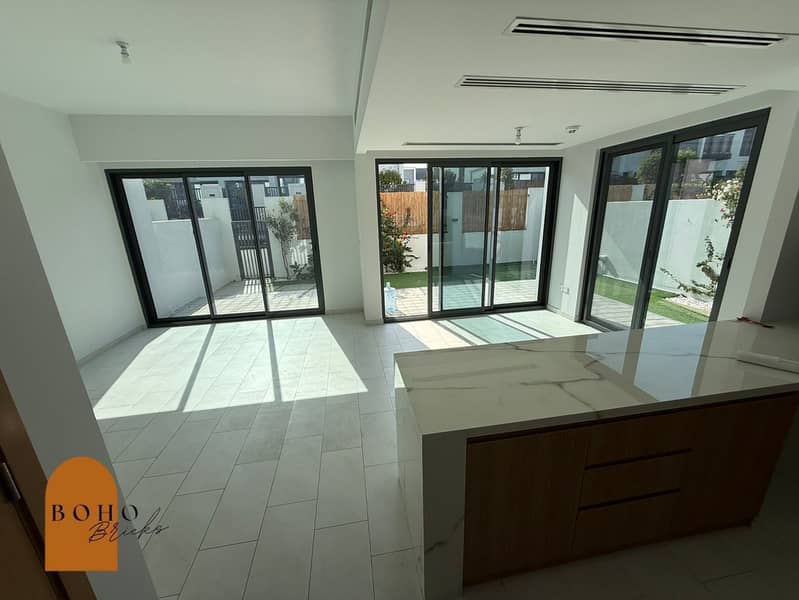 READY TO MOVE | BACK TO BACK | CLOSE TO PARK | Bayut.com