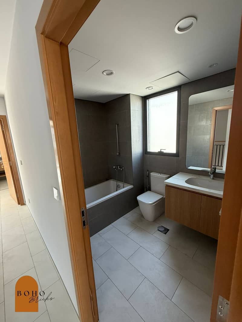 READY TO MOVE | BACK TO BACK | CLOSE TO PARK | Bayut.com