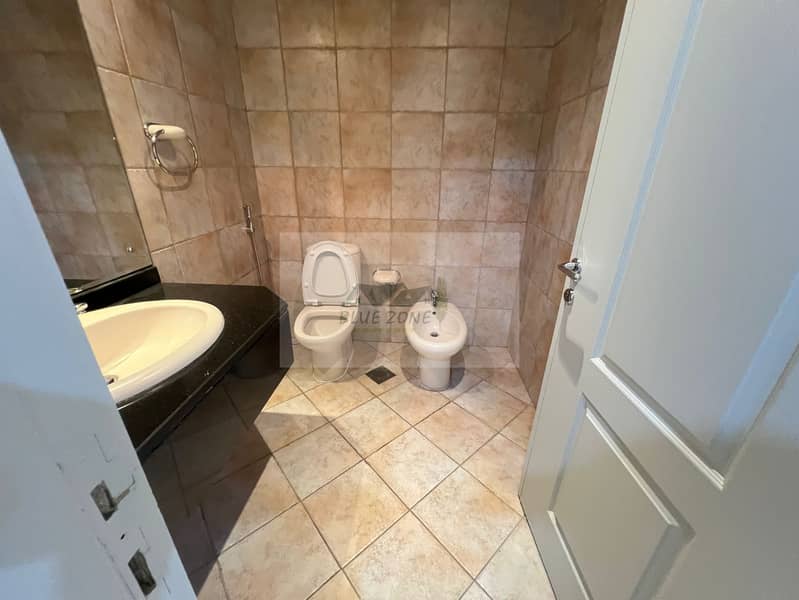 1BHK FOR FAMILY WITH CHILLER FREE ONE PARKING FREE CLOSE KITCHEN HUGE ...