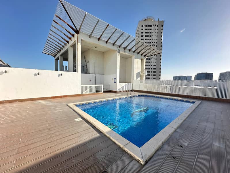 Parking Free,,Gym/Pool Free 2BHK 3Washrooms 6Cheques Just In 50K Just ...