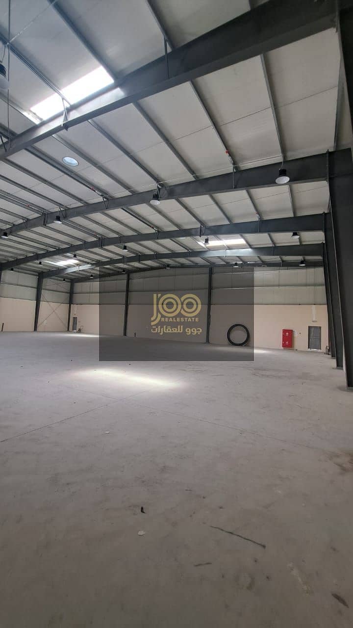 A complex consisting of a warehouse, land, workers' accommodation, and ...