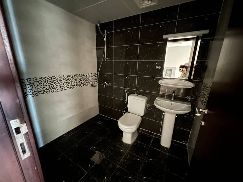 Free AC and parking with free gym and pool. One-bedroom apartment, 2 ...