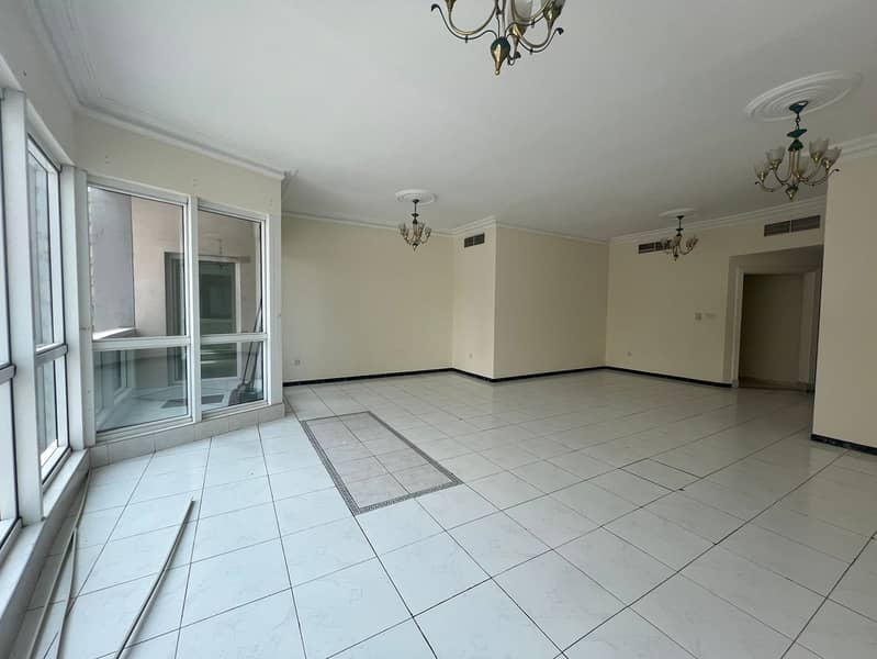 Free AC, open view with balcony, central gas, spacious layout, family ...