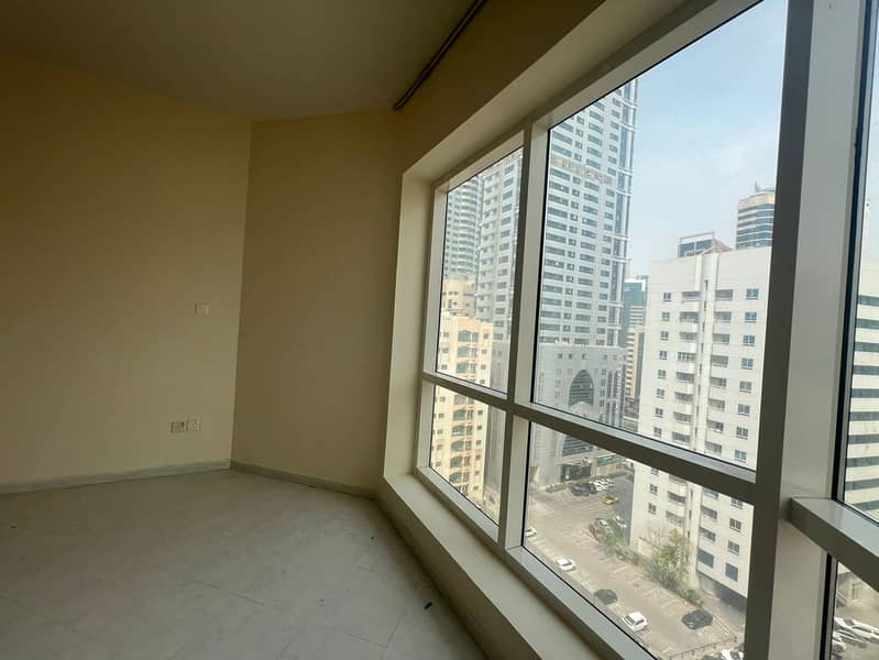Free air conditioning, gym and swimming pool,Built-in wardrobes. sea ...