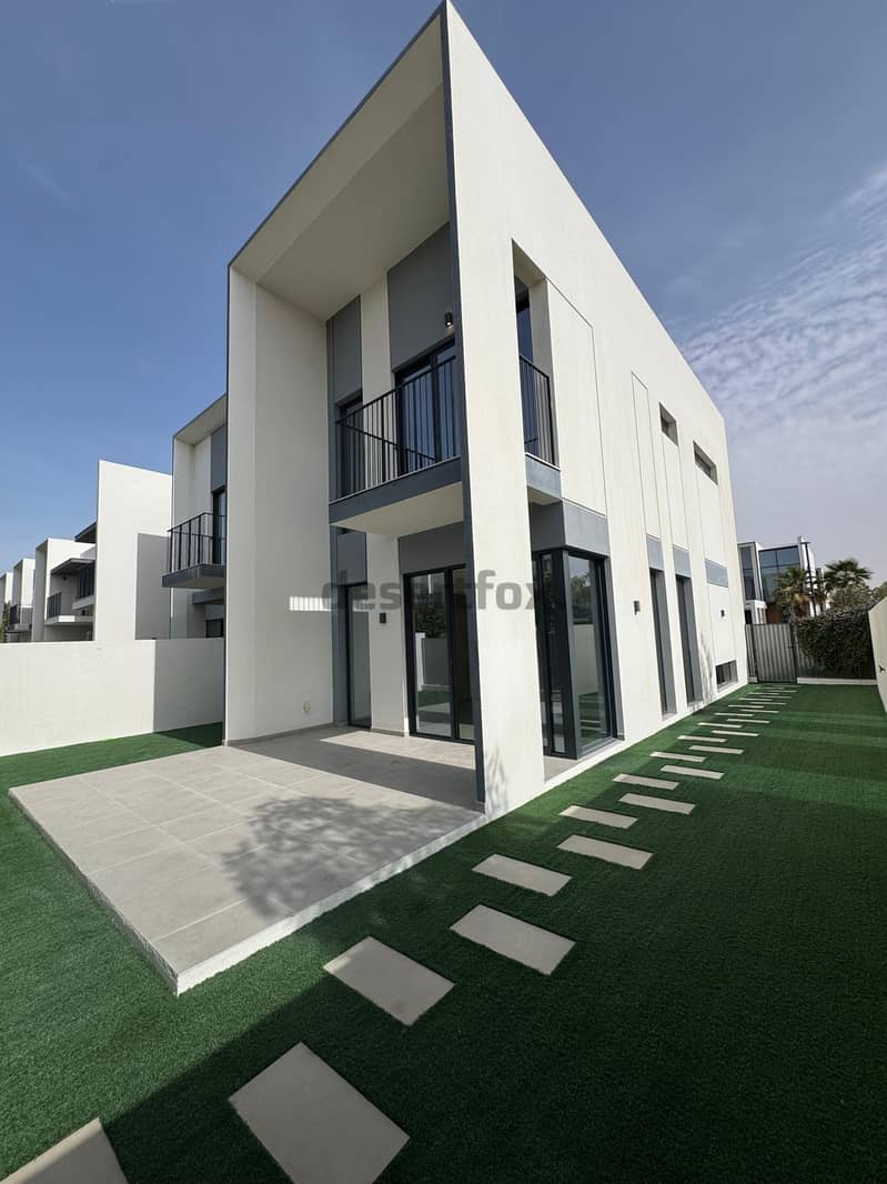 Corner| Single Row | Walk to Pool & Gym | Bayut.com